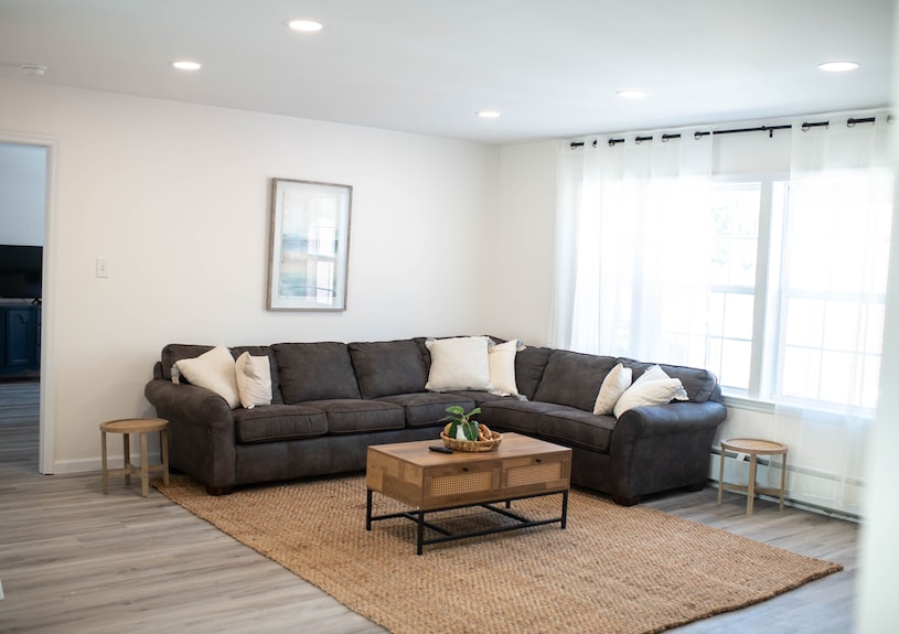 Downtown Alex Bay Home- Newly Renovated! - Alexandria Bay, NY