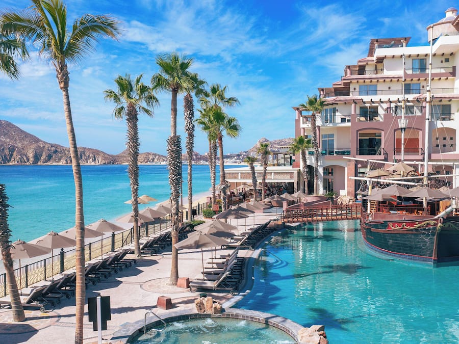 3 piscinas exteriores