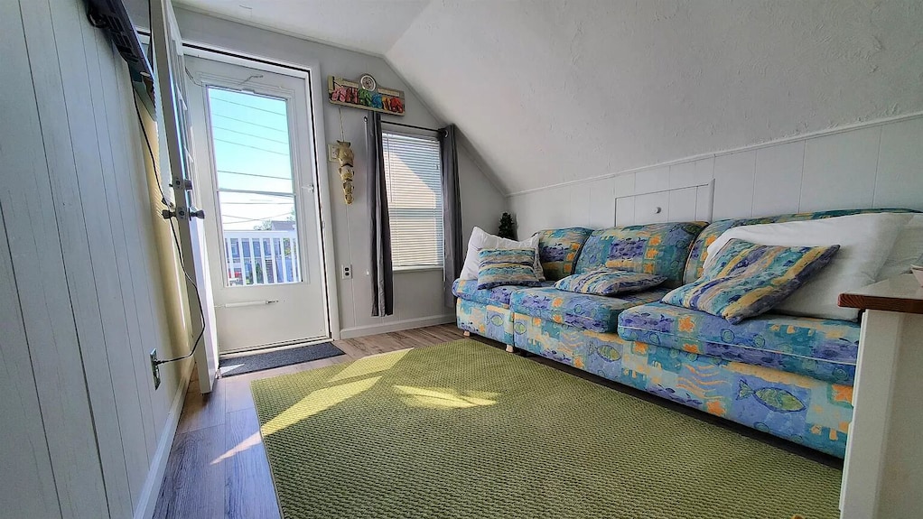 Spacious Beach House, 2.5 Blocks From Beach, Wifi, Central Air - Cape May, NJ