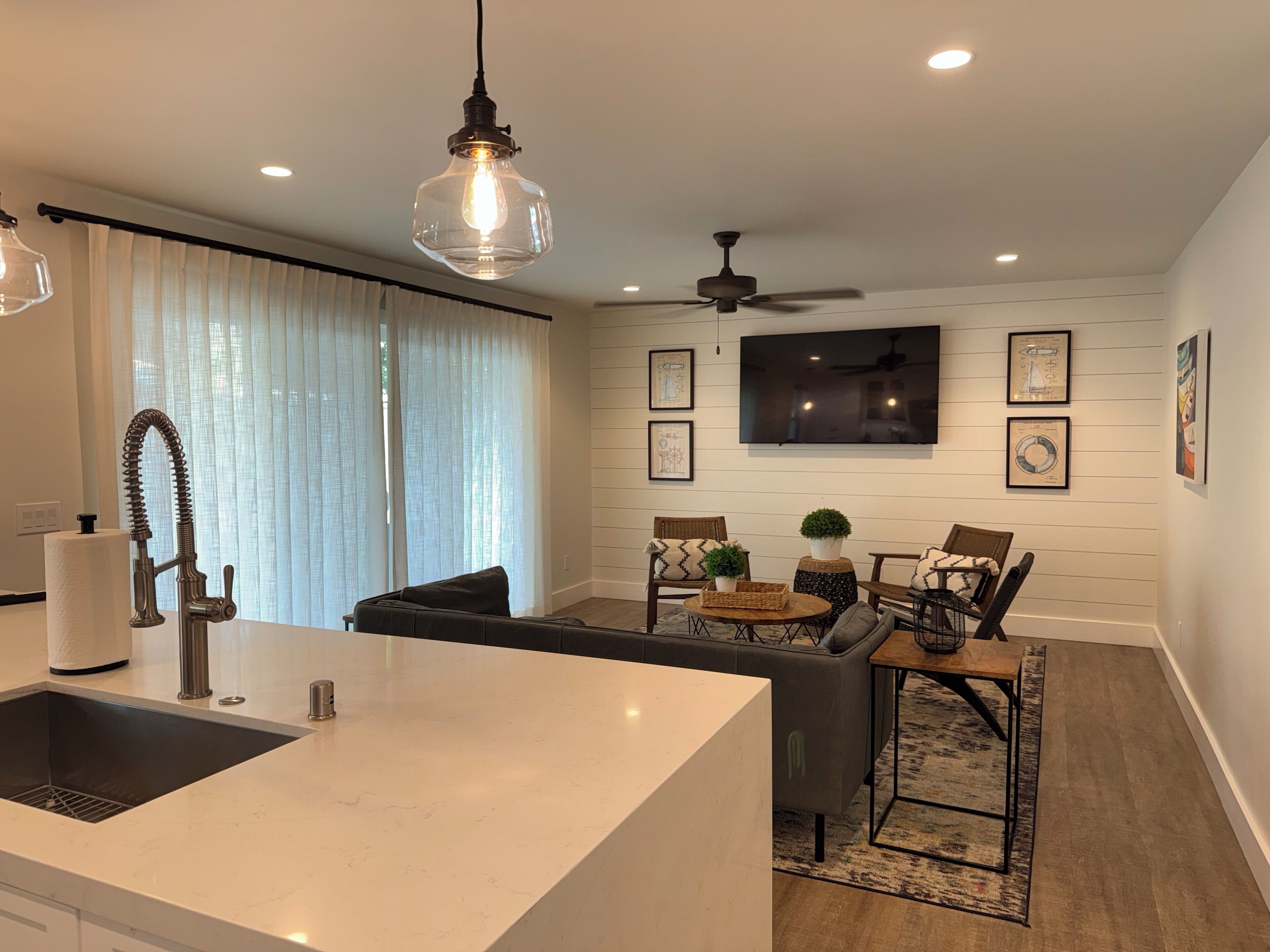 2bath 216b Upper Sunny Casita - Best Location - Newport Beach, CA