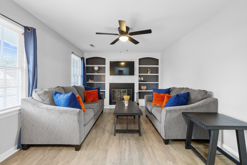 The Full House - チェサピーク, VA