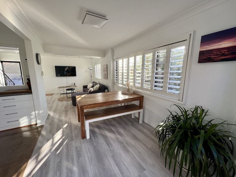 Relaxed Coastal Townhouse With Ocean Views. - Lake Conjola