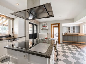 Casa | Cozinha privada | Cadeirão de bebê