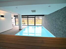 Casa | Piscina | Piscina interior, piscina exterior 