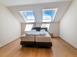 Casa | 8 quartos, ferros/tábuas de passar roupa, individualmente mobiliados