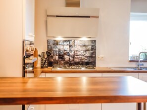 Casa | Cozinha privada | Cadeirão de bebê