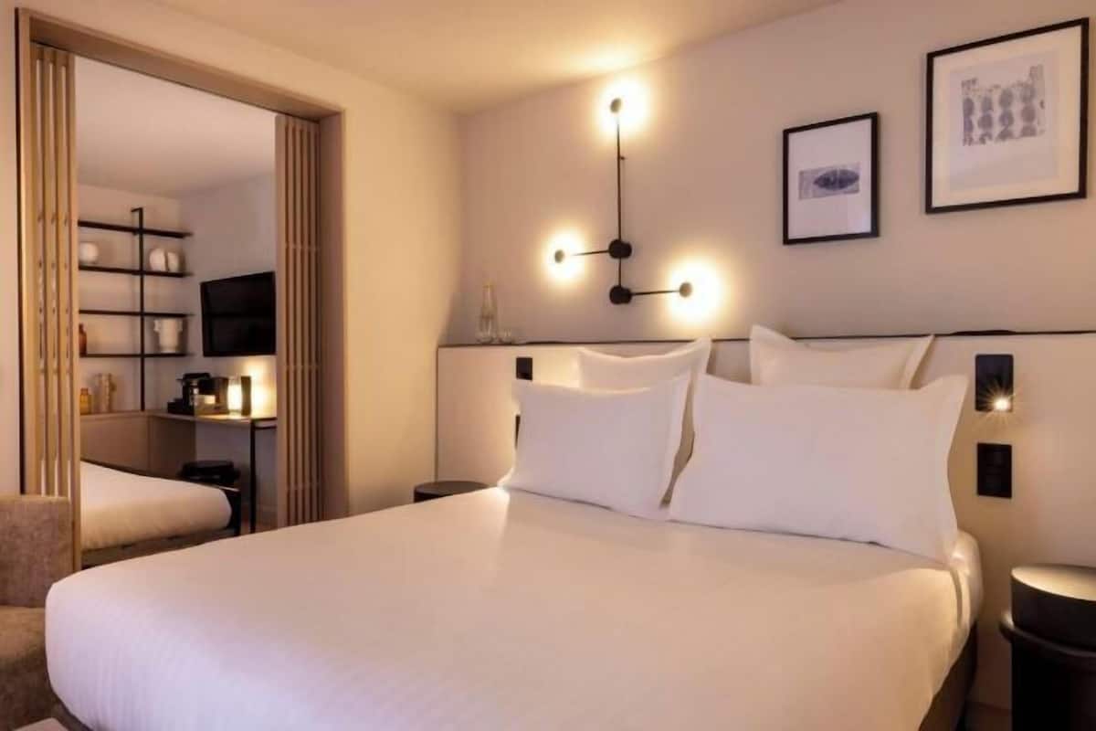 Cortinas/cortinados opacos, quartos insonorizados, Wi-fi grátis