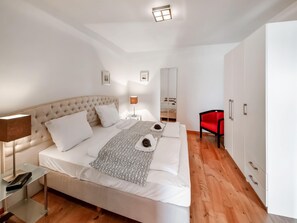 Casa | 4 quartos, individualmente mobiliados, roupa de cama