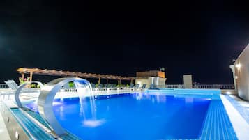 Piscina exterior sazonal