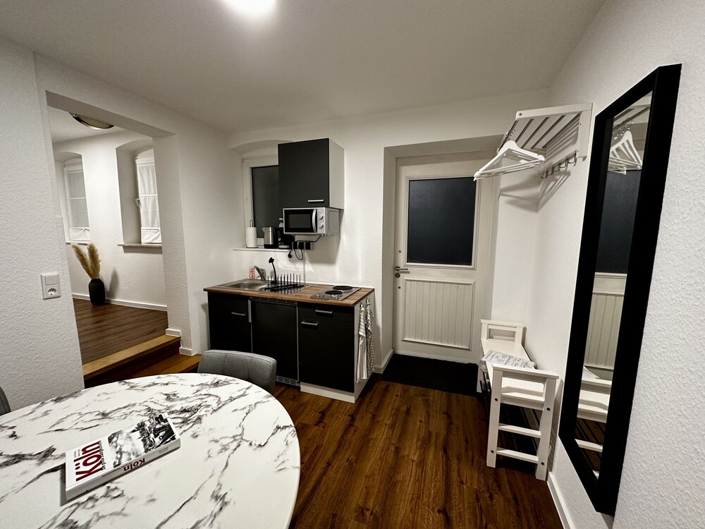 Modern apartment on the Rhine, near the fair - Köln | FeWo-direkt