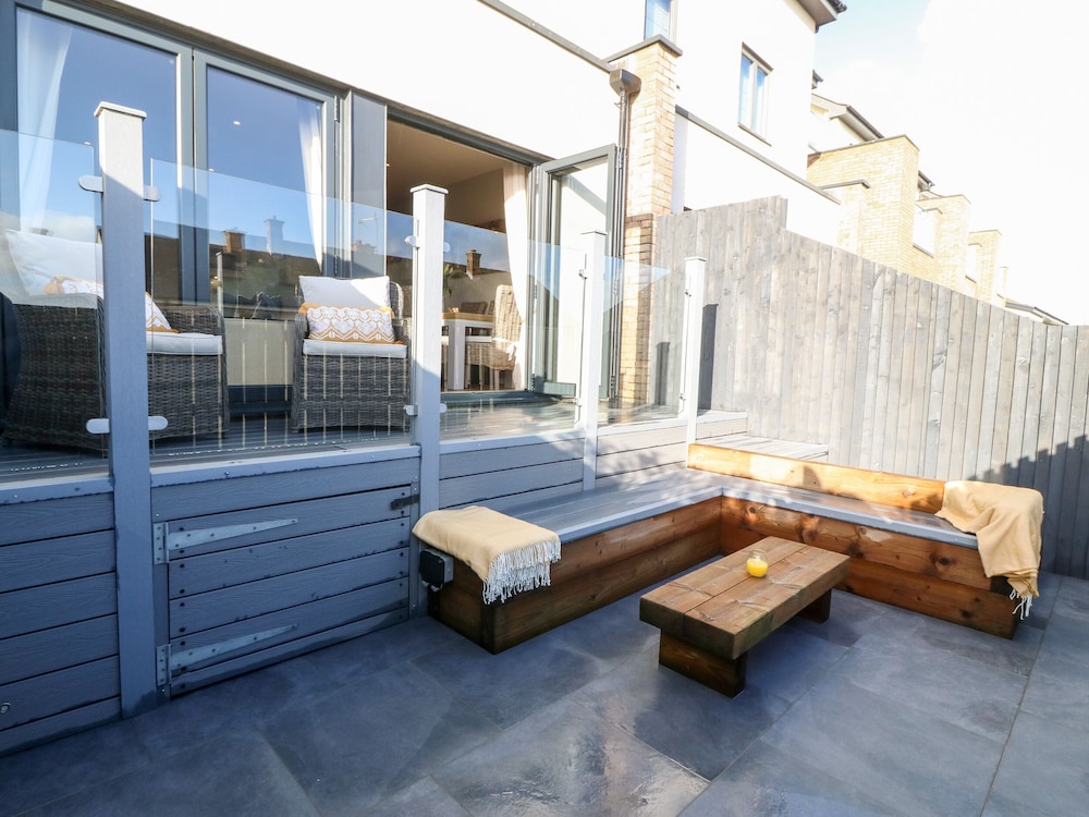 Sandy House - Rhosneigr