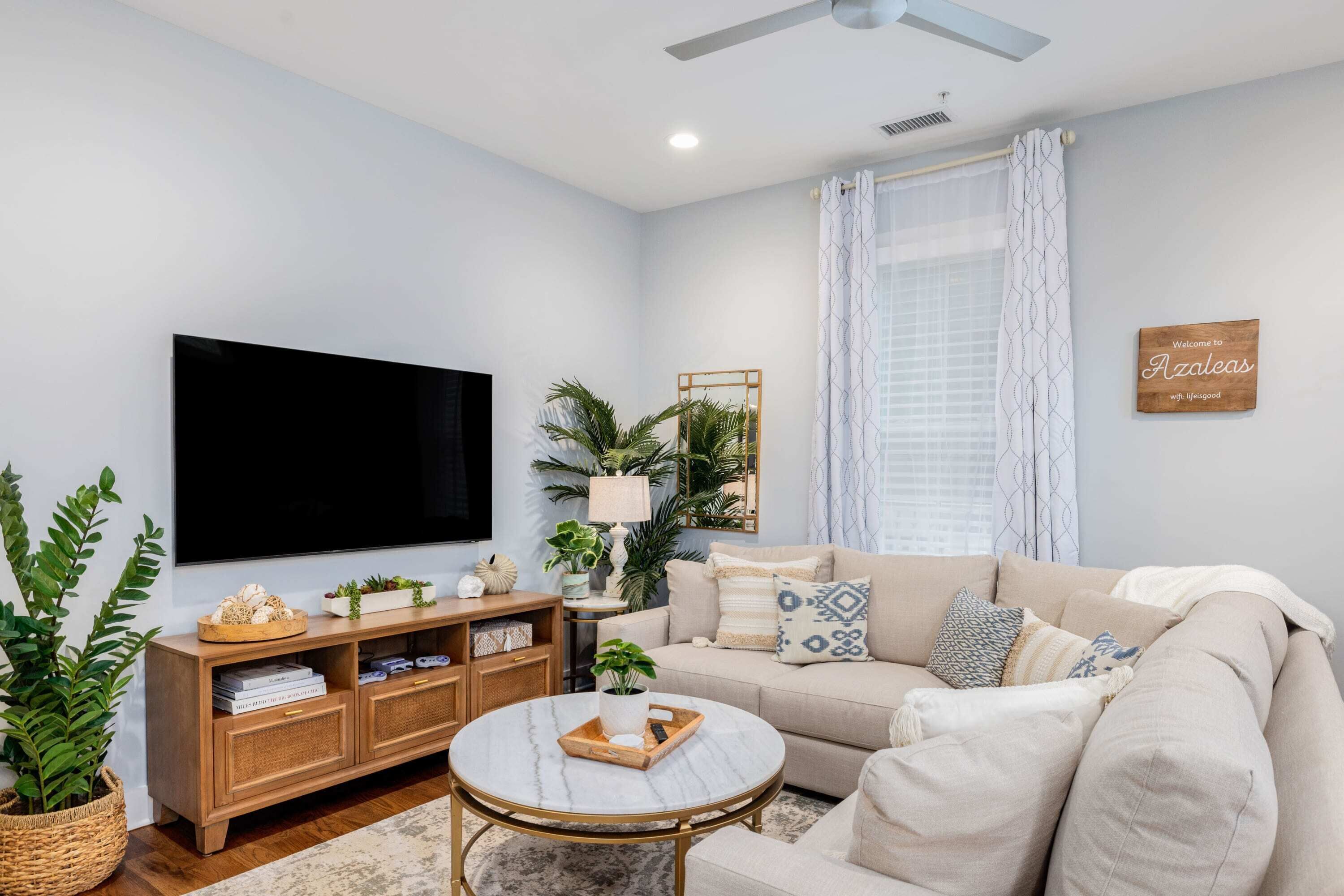 Peaceful Porch  Parking  2 Blocks To King St! - Charleston