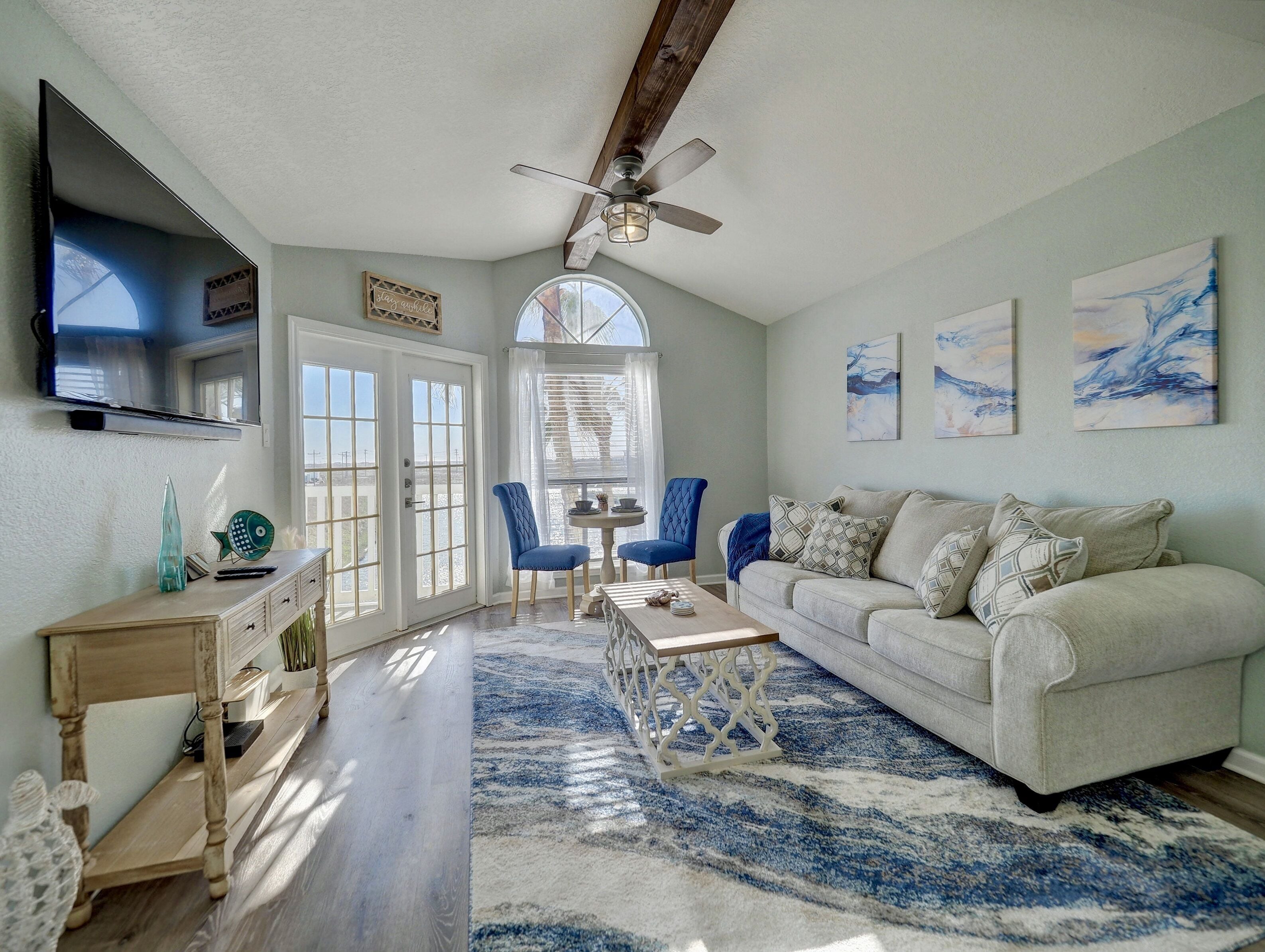 Ocean Views - Lake Front Condo Walking Distance To The Beach! Wonderful Views! - 코퍼스크리스티