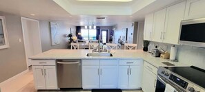 Cozinha privada | Um frigorífico, um forno, uma cafeteira/bule, uma torradeira 