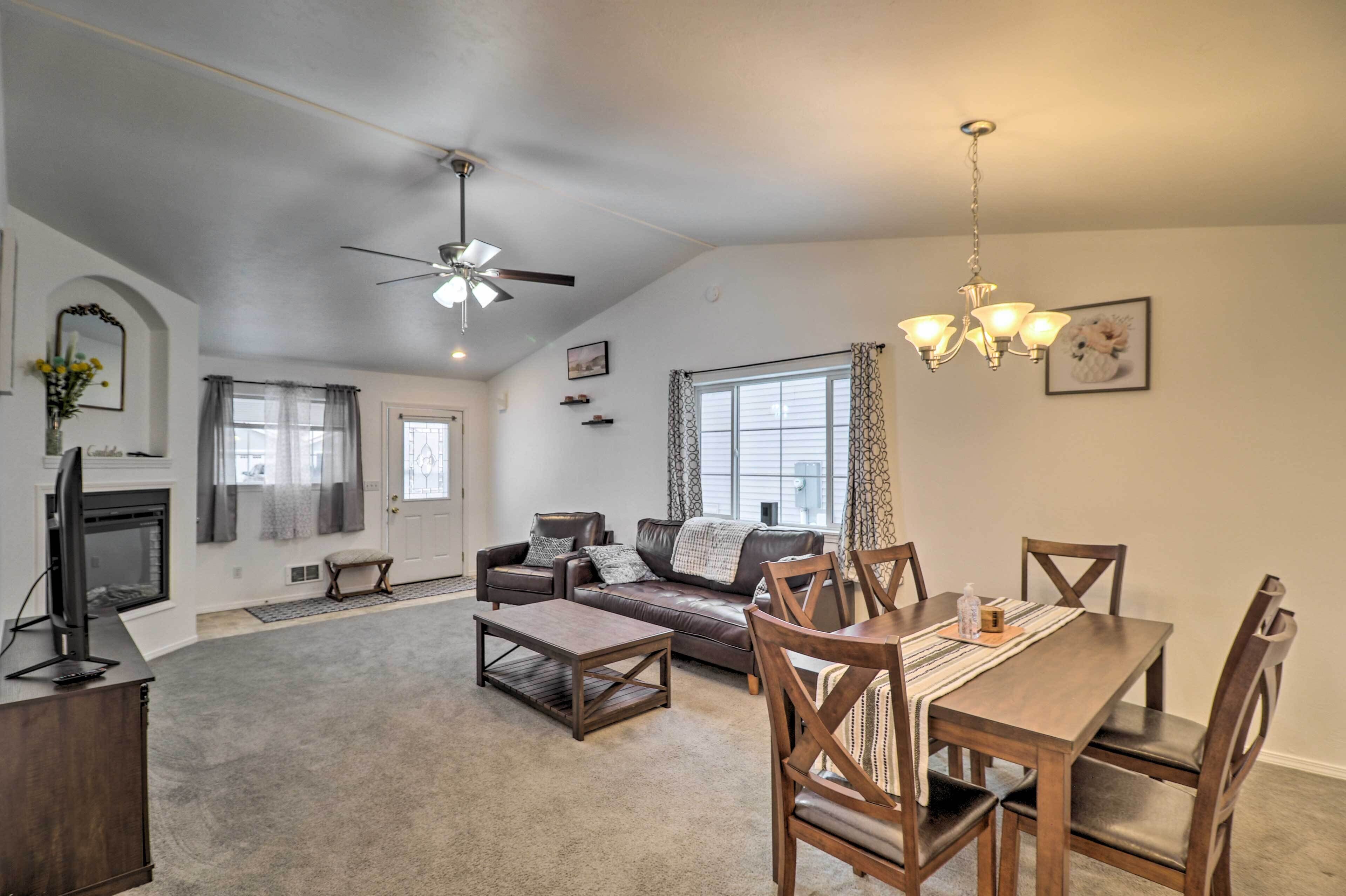 Family-friendly Columbia Falls Townhome W/ Views! - Columbia Falls, MT