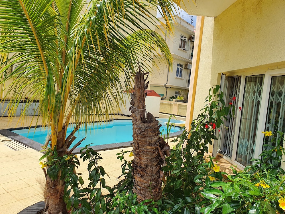 Captivating 3-bed Apartment In Flic En Flac - Mauritius