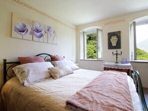 Casa | 4 quartos, com mobília individualizada, roupa de cama fornecida 