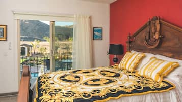 Quarto, vista para a piscina | Com decoração personalizada, com mobília individualizada