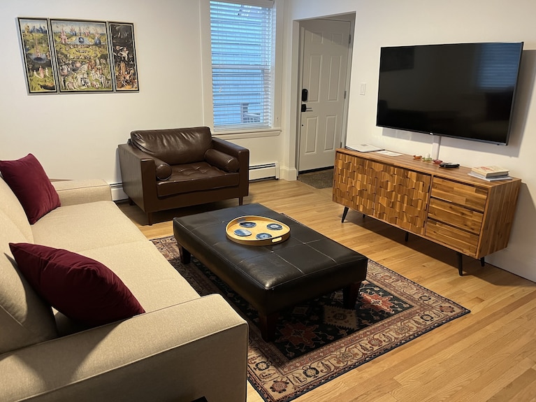Quiet, Private 1 Bedroom Garden Apt Near Harvard/mit, Sleeps 4 Adults + 1 Infant - Cambridge, MA
