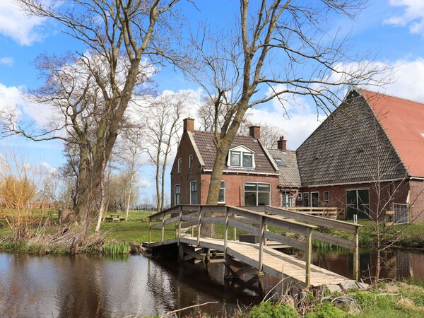 B&b Farm Grutsk In Suwald With Private Harbour - Leeuwarden