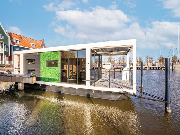 Beautiful Houseboat With Shared Pool - Volendam