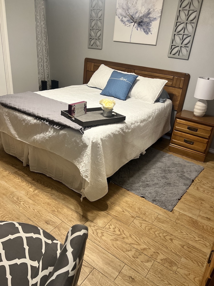 Lovely 1 Bedroom Condo With Free Parking - Mission, TX