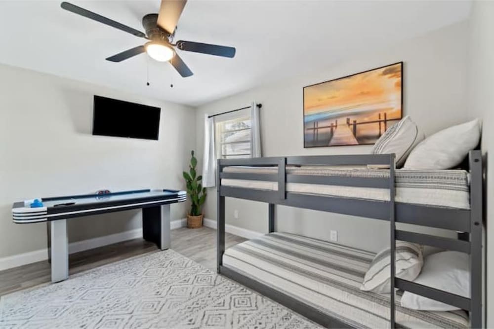 Posh Living In Fort Walton Beach - Fort Walton Beach, FL