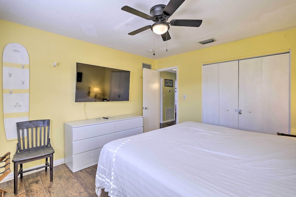 Cape Canaveral Cottage W/ Hot Tub: Walk To Beach - Cape Canaveral, FL