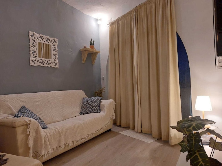 Excellent Views 2-bed Apartment In Marsalforn Gozo - Malta