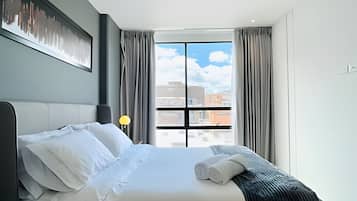 1 quarto, roupas de cama premium, edredons de pluma
