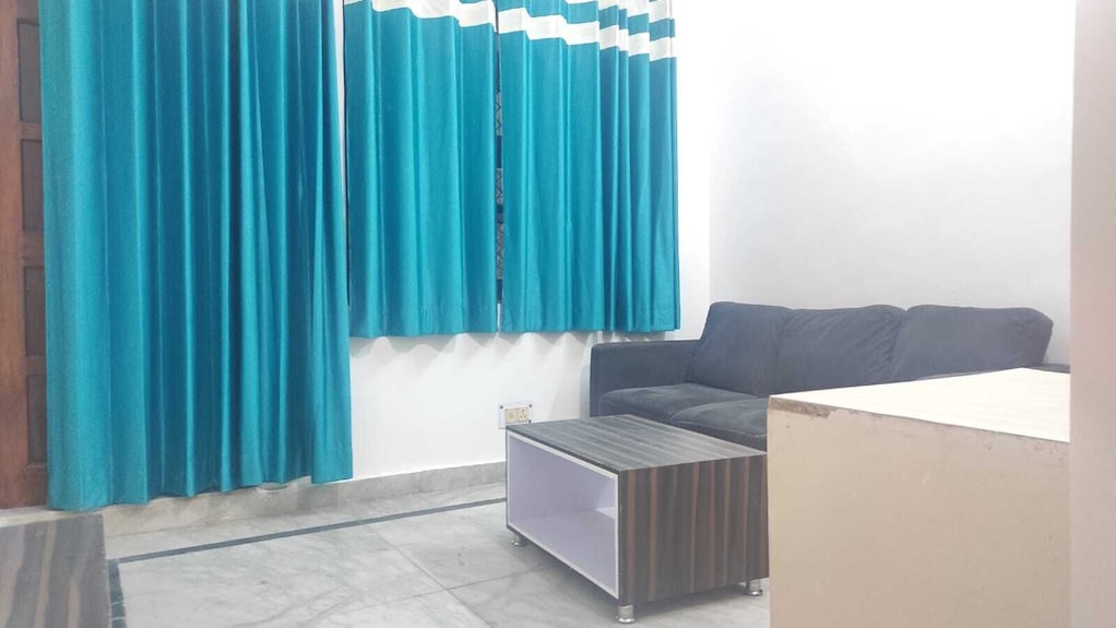 1bhk Homely Apartment 5 Min To Metro , Kitchen & Free Wi-fi - New Delhi