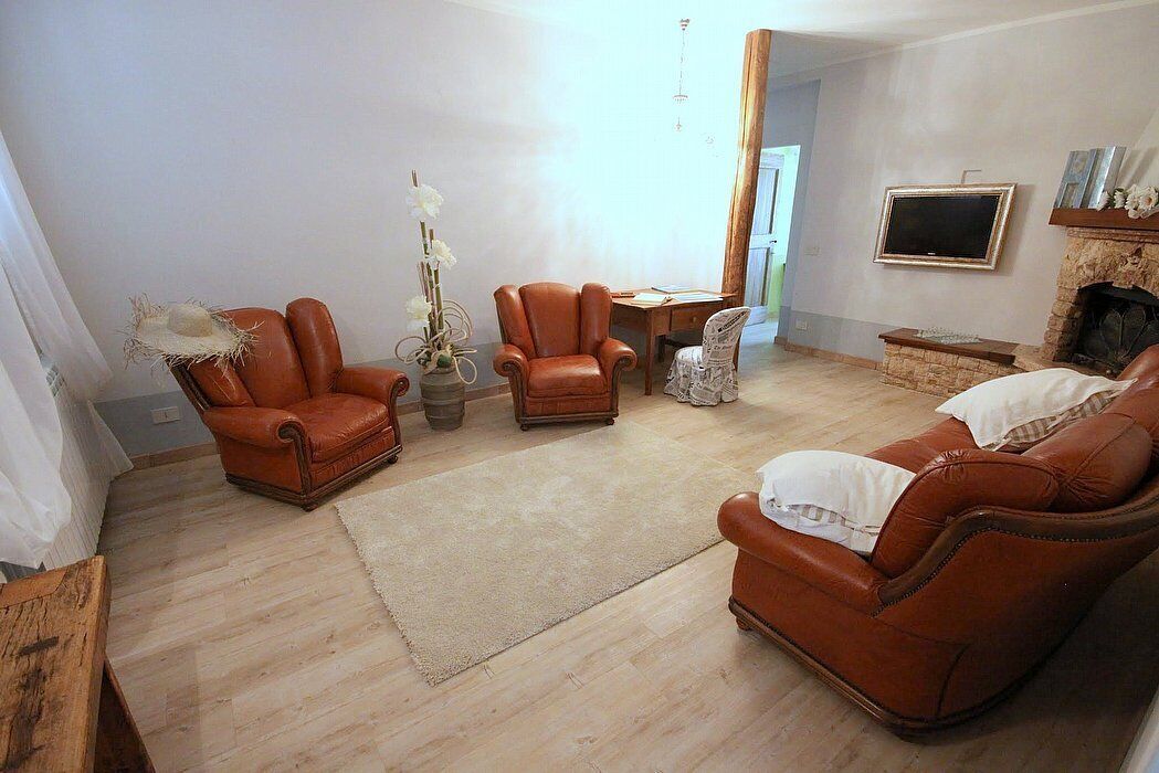 Villa Tre Civette: A Characteristic And Welcoming Apartment That Is Part Of An Ancient Country House Located In The Heart Of The Val D'orcia, With Free Wi-fi. - San Quirico d'Orcia