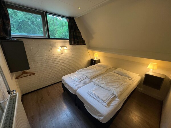 Charming Holiday Home With Wifi - Weert