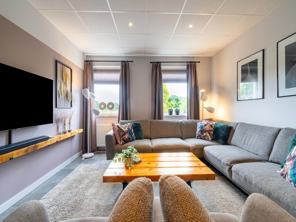 Holiday Home With A View Of The Riding School - Eibergen