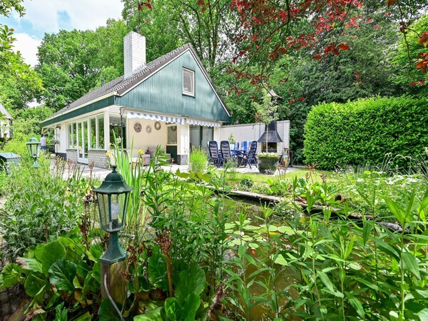 Holiday Home In Reutum With Pond And Trails - Tubbergen