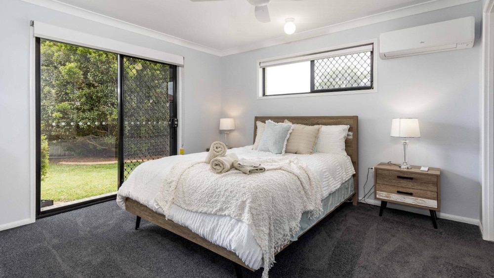 Family Holiday Home At Sandstone Point - Sandstone Point