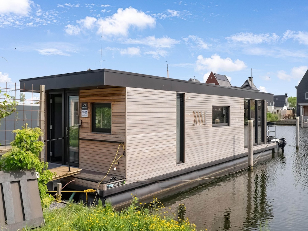 Houseboat In Stavoren With Waterfront Views - Stavoren