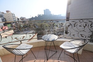 Quarto duplo júnior, 2 camas de solteiro | Espaço de trabalho para notebook, Wi-Fi de cortesia, roupa de cama