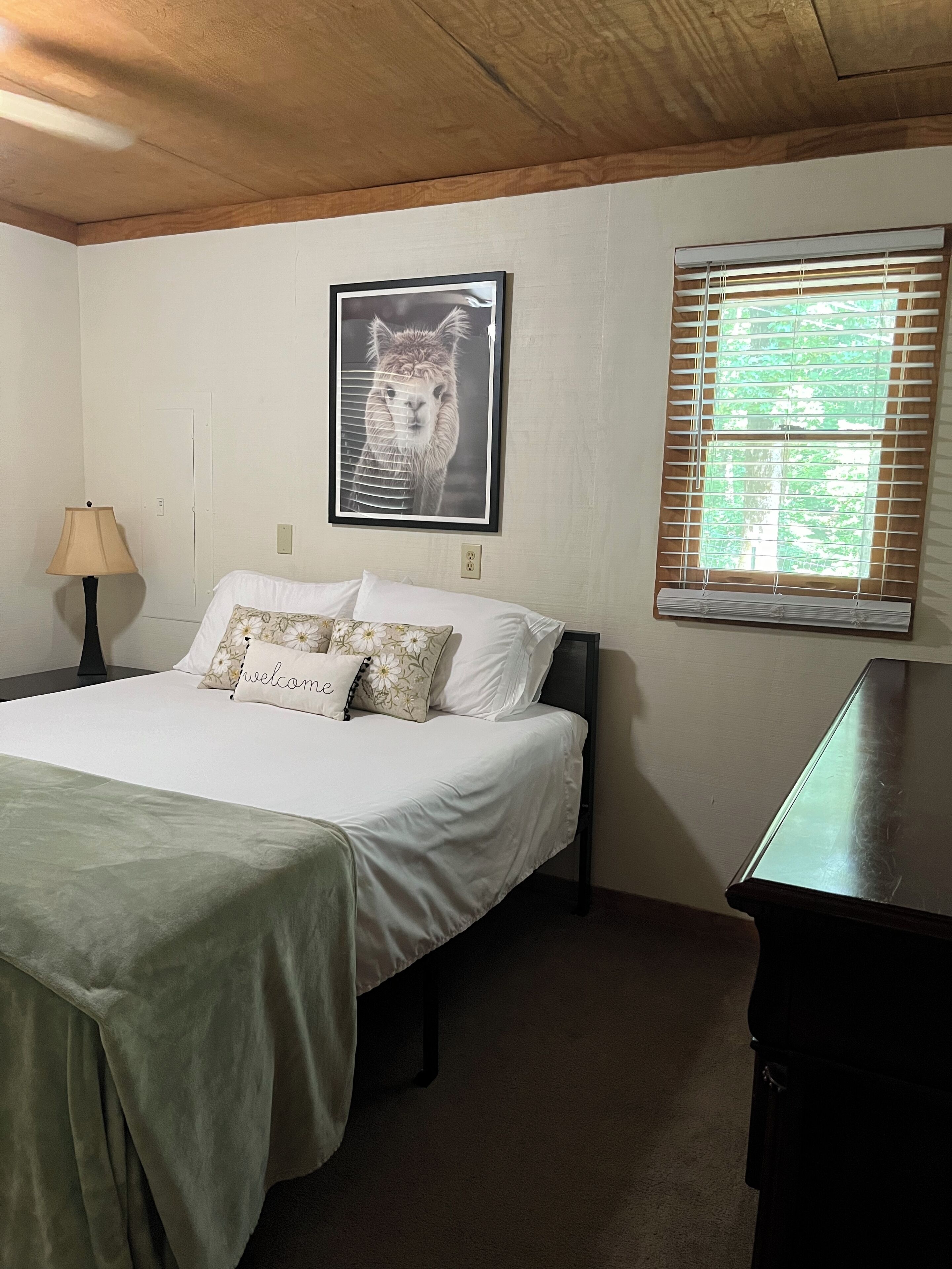 Cozy Guest House Cabin On 15 Acre Farm-stay Sanctuary - Jasper, GA