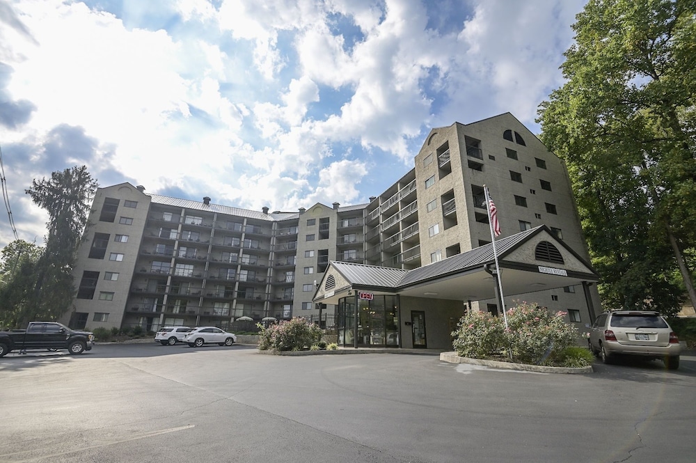 Olde Gatlinburg Place Unit 510 - Great Location! Close To Town! 1 Bedroom Condo By Redawning - Gatlinburg, TN