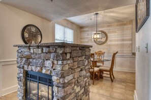 Condo, 3 quartos | Parte interna