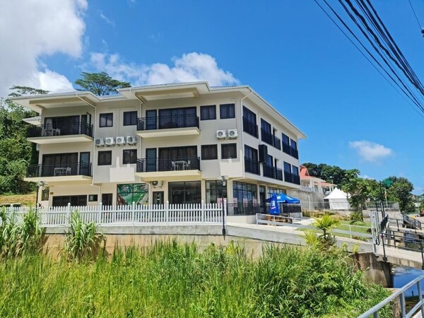 B Holiday Apartments - Mahé