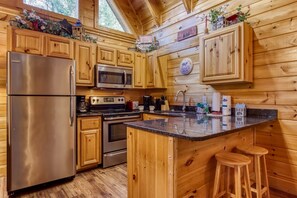 Cabine, 1 quarto | Cozinha privada | Um frigorífico, um forno, uma cafeteira/bule, uma torradeira 