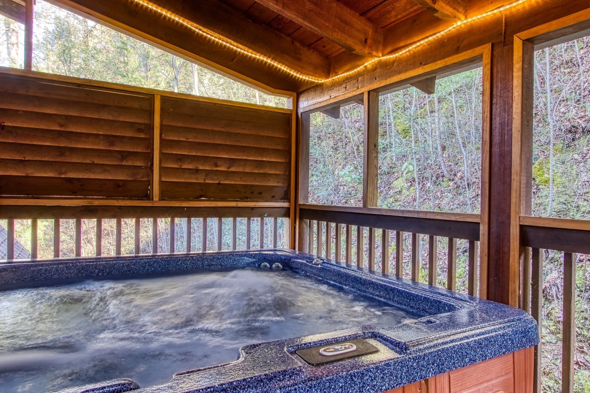 Cabine, 1 quarto | Banheira de hidromassagem exterior