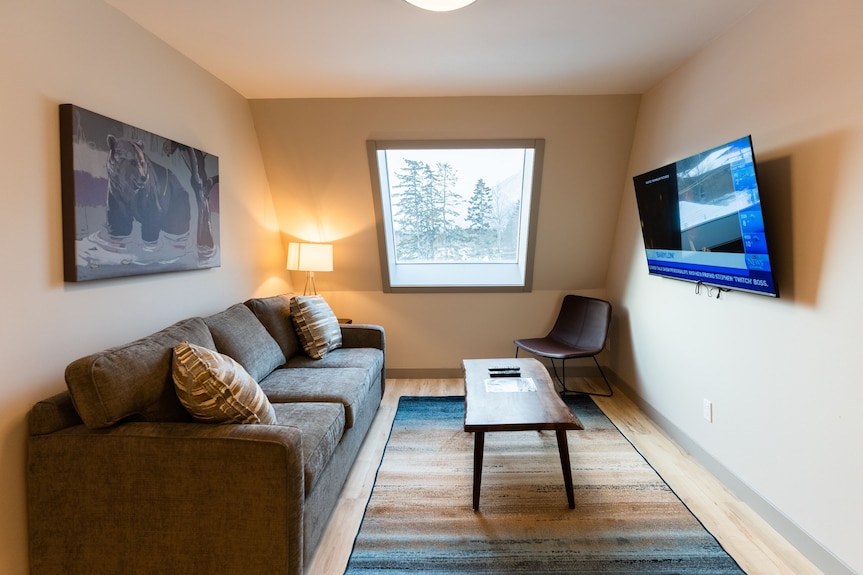Superior King Two Bedroom Apartment - Banff