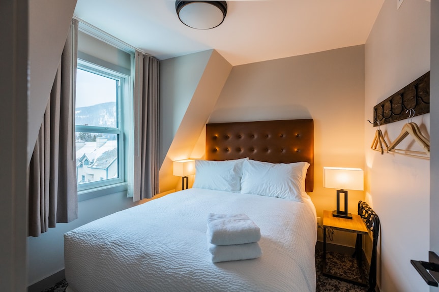 Superior Three Bedroom Apartment - Banff