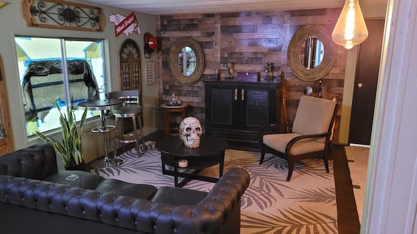 Private Mobile Home Centrally Located 20 Min. To Stadium 15 Min. To Phoenix Open - Phoenix, AZ