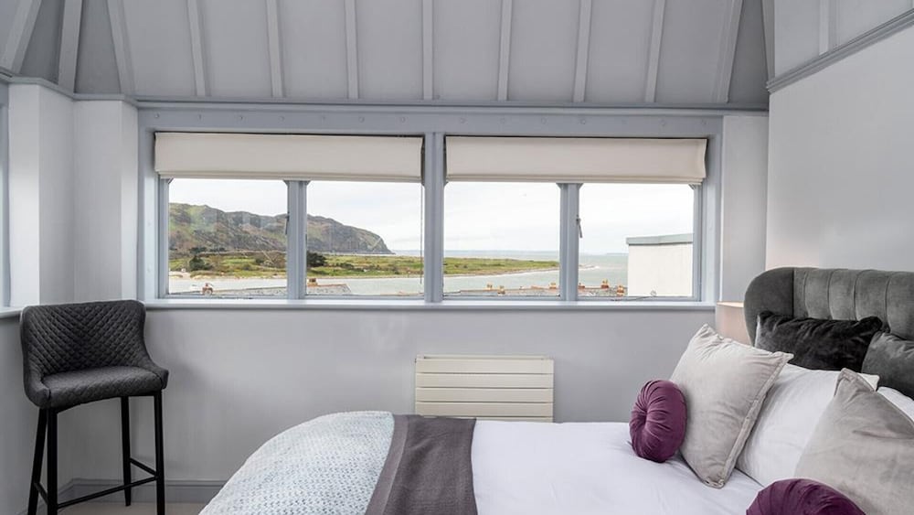 Deganwy Tower Apartment - Conwy