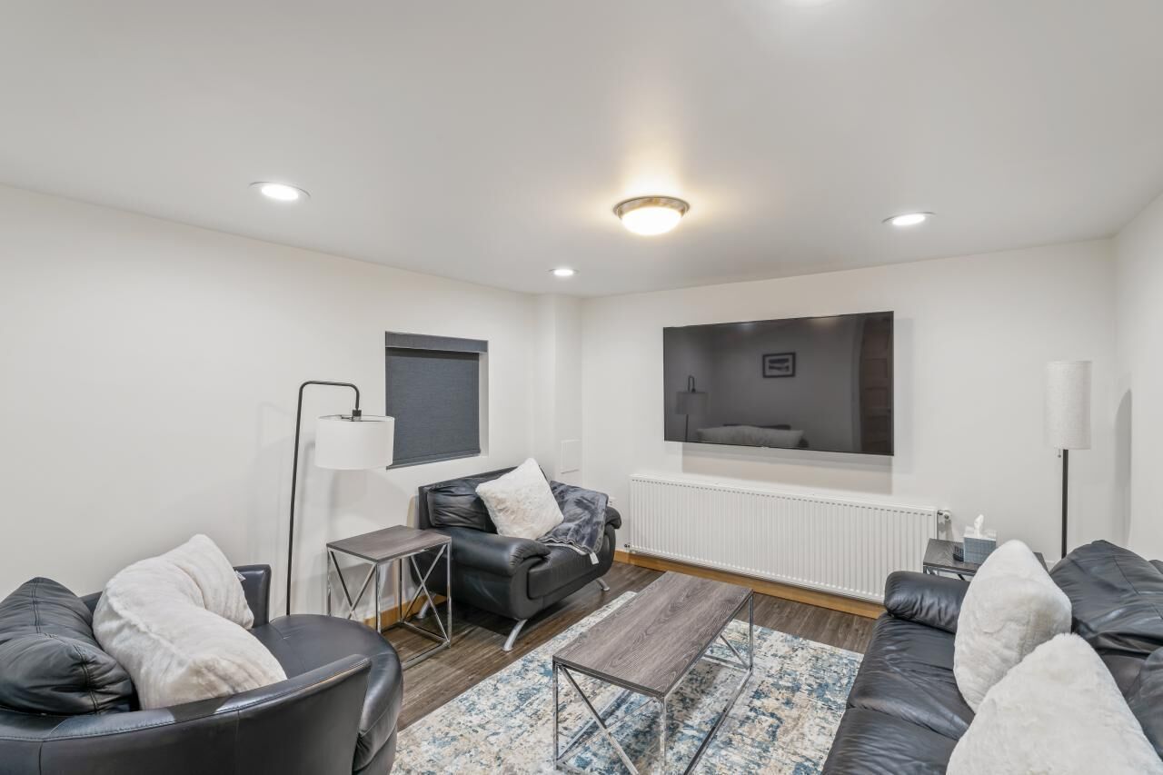 Beautiful, Historic, Downtown Home - 1/2 Block From Iditarod - University Lake, Anchorage