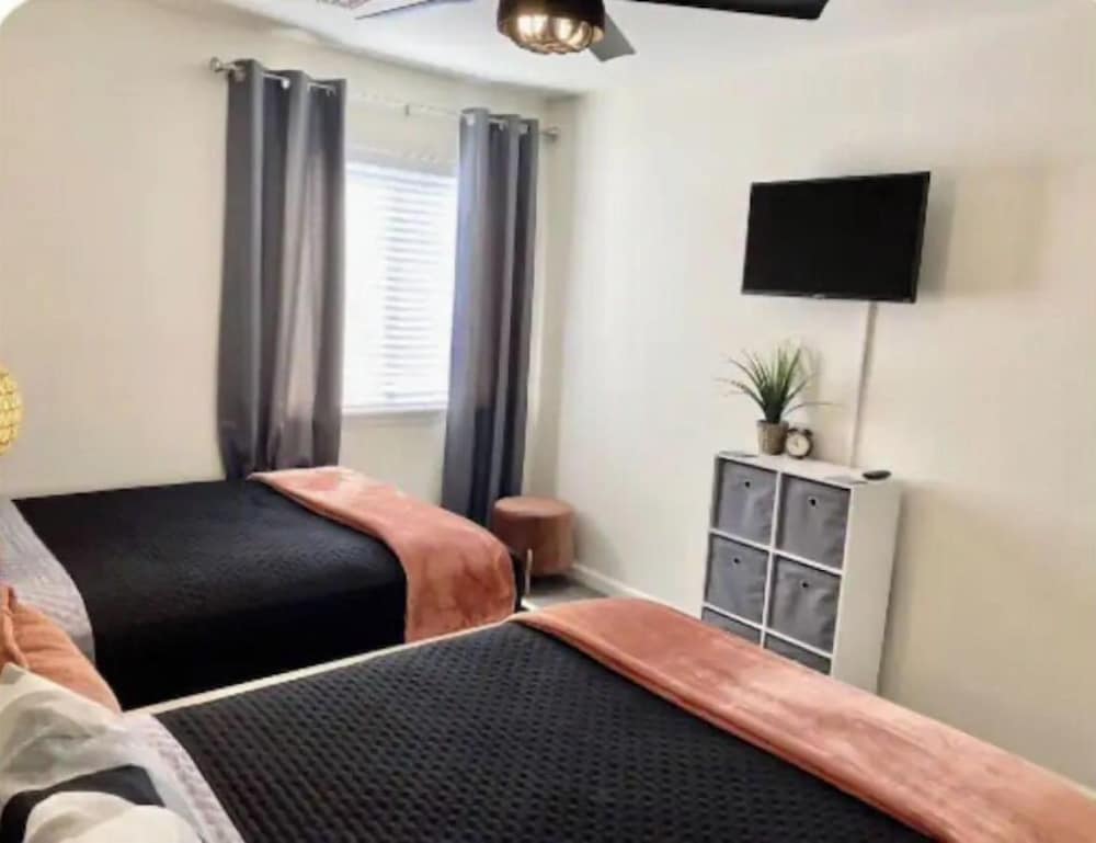 Casa Del Rio - Across From Rotary Park, River, Boat Launch, Swimming & Fishing - Laughlin, NV